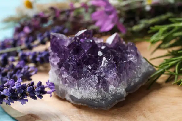 Amethyst for Sleep & Nighttime Calm – Touch Vintage